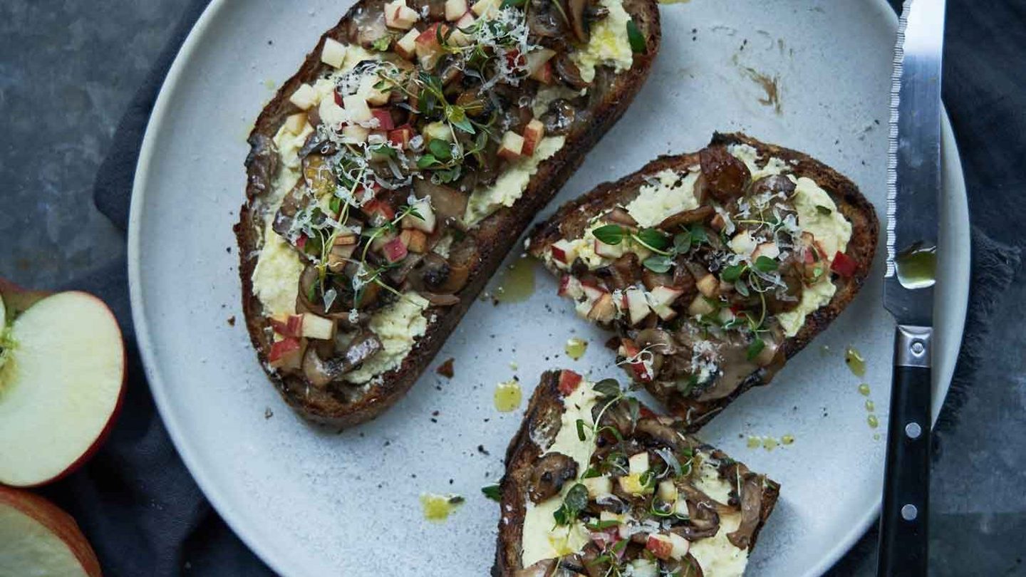 Vegetarisk opskrift med ost: Nordisk bruschetta med ostecreme - 4 personer