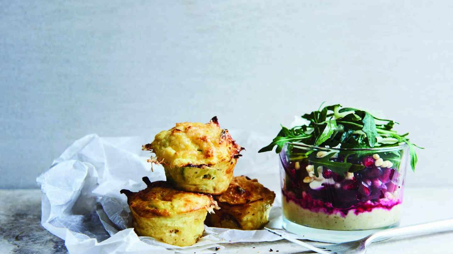 Muffins med ost: Esrom-muffins med salat. Nem opskrift